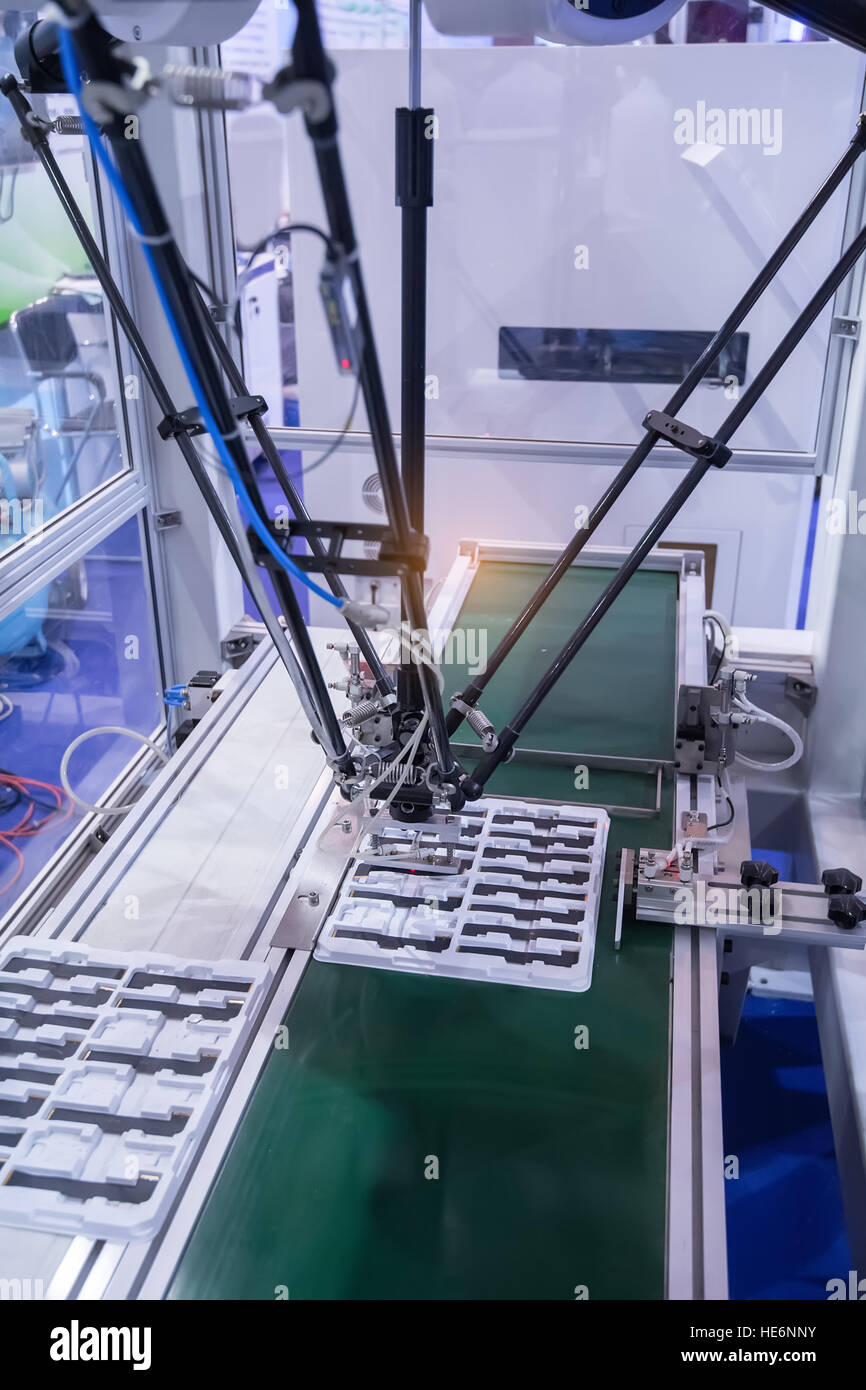 Conveyor Tracking Controler of robotic hand Stock Photo - Alamy