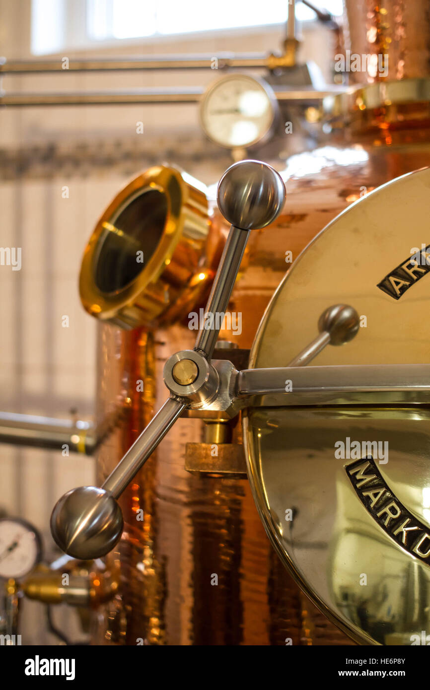 Copper alcohol distiller boiler Stock Photo - Alamy