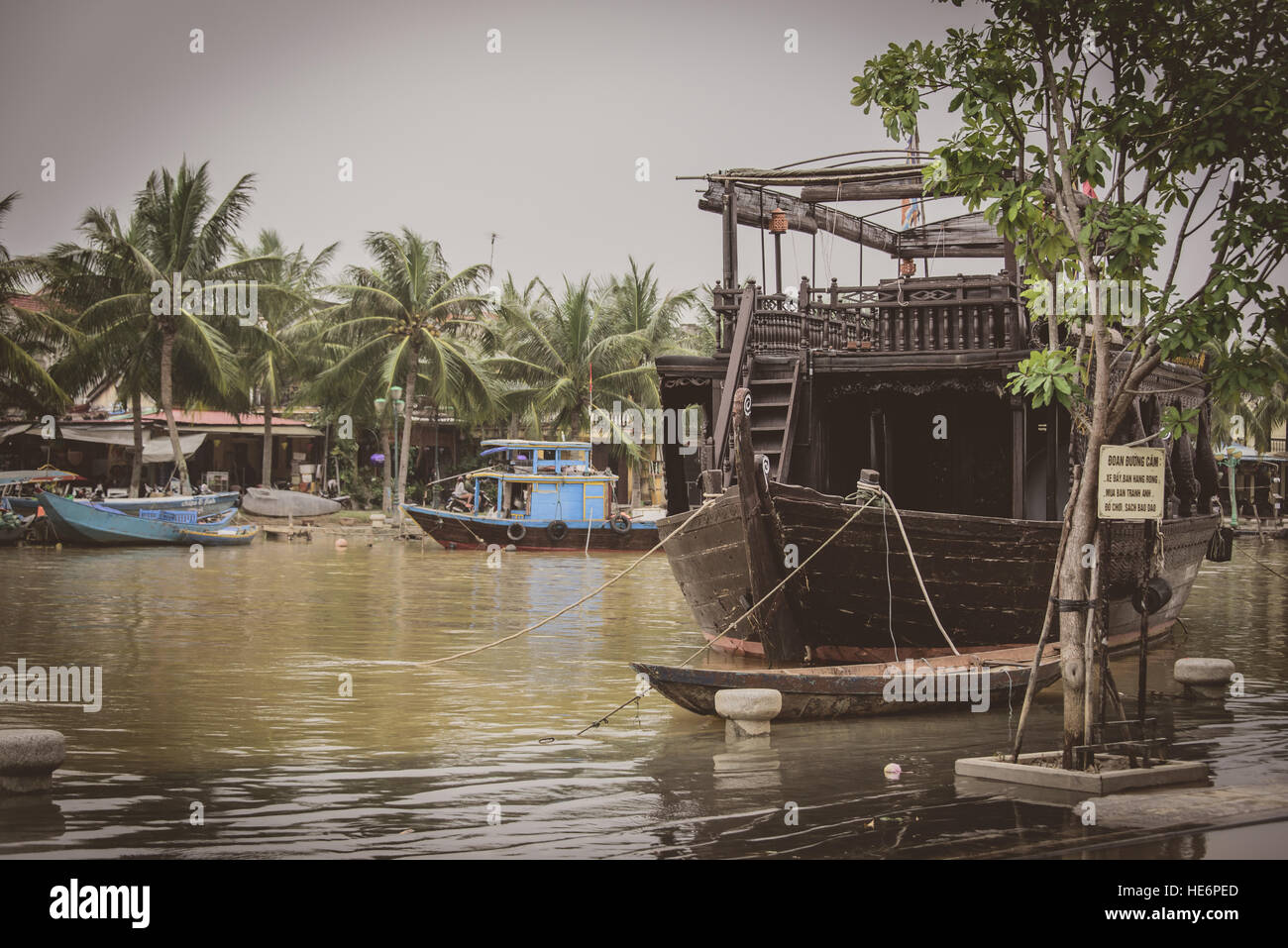Flooded Boat Stock Photos & Flooded Boat Stock Images - Alamy