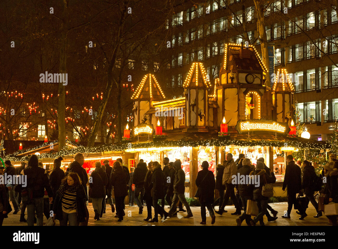 Christmas market people lights hi-res stock photography and images - Alamy