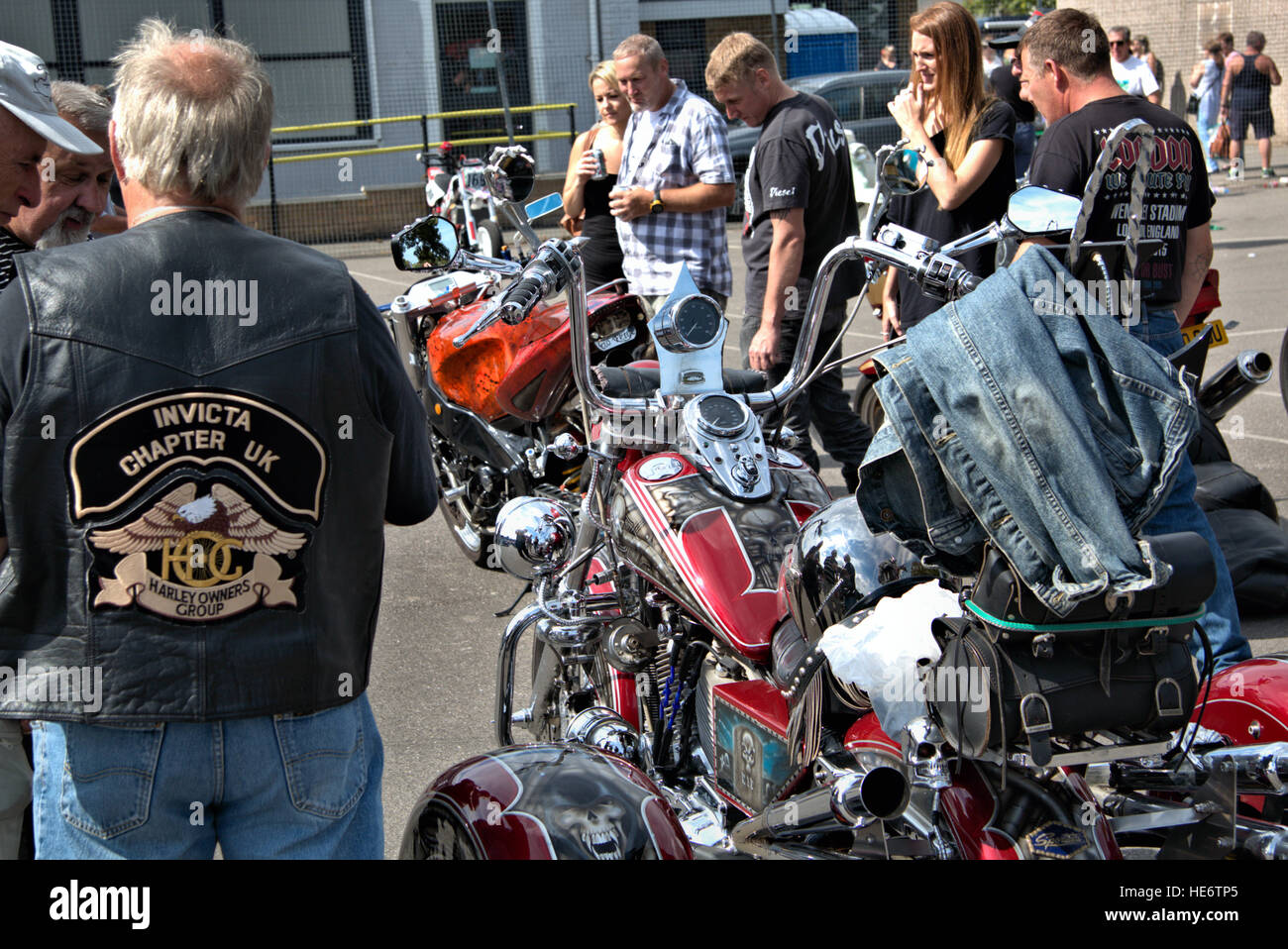 Biker enthusiasts hi-res stock photography and images - Alamy