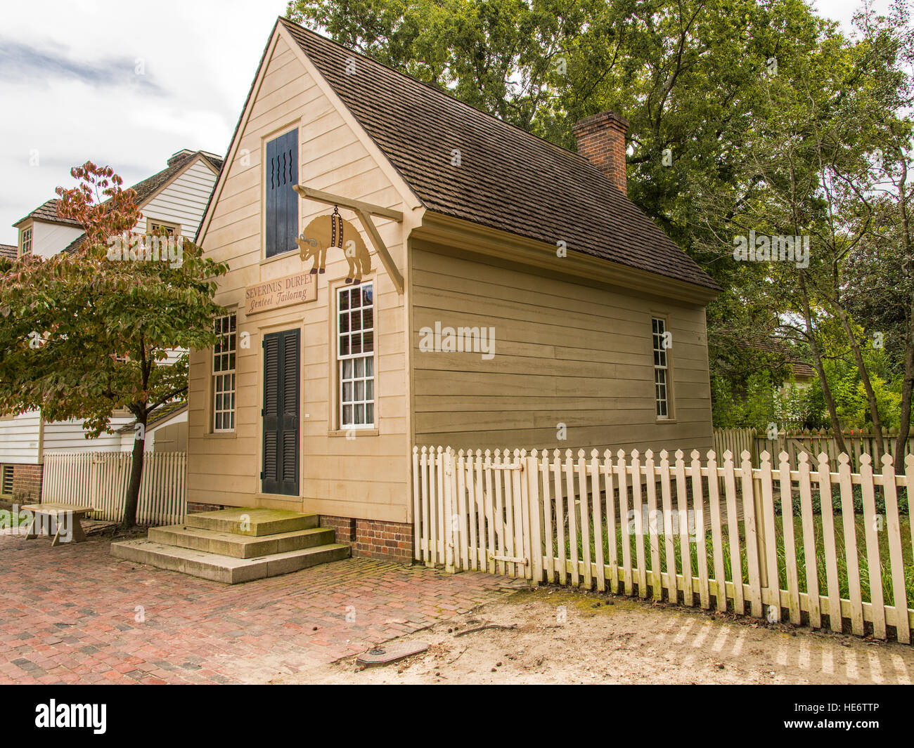Colonial Williamsburg Severinus Durfey tailor shop Stock Photo - Alamy