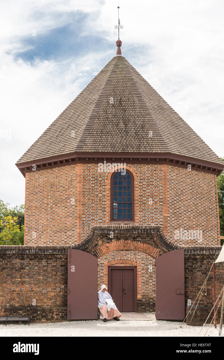 Colonial Williamsburg Magazine Stock Photo - Alamy