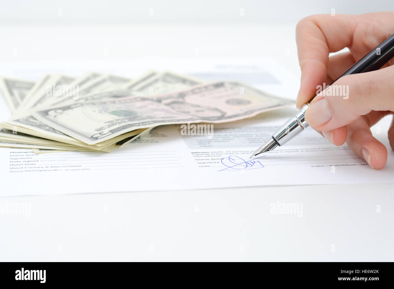 Contract of agreement hi-res stock photography and images - Alamy