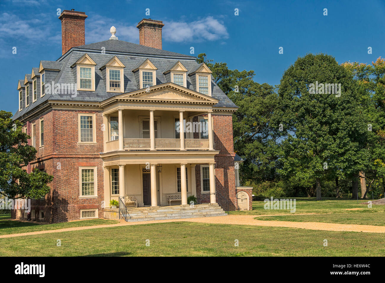 Virginia plantation 18th century hi-res stock photography and images ...