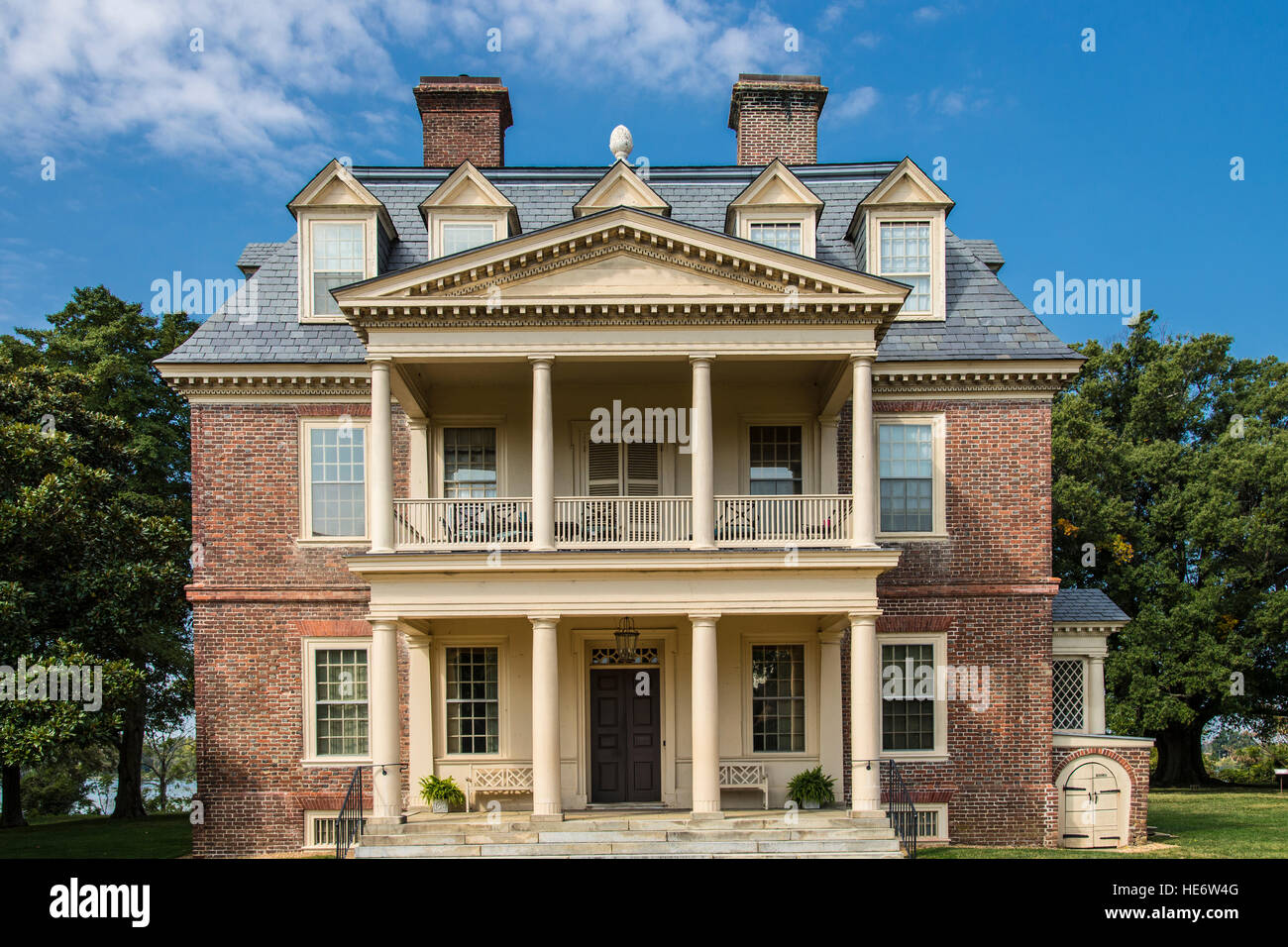 Virginia plantation 18th century hi-res stock photography and images ...