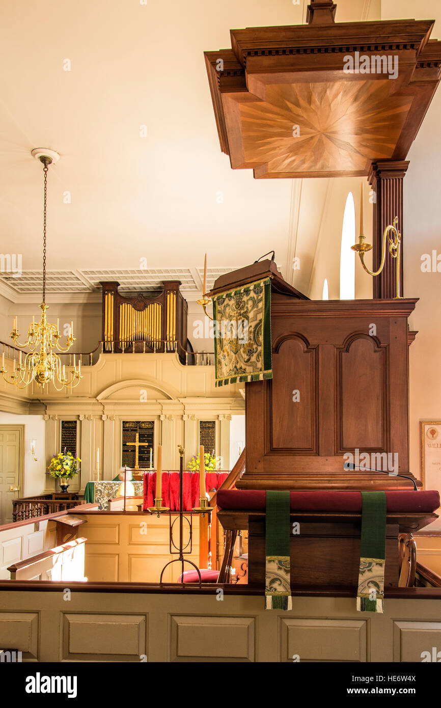 18th century colonial church service hi-res stock photography and ...