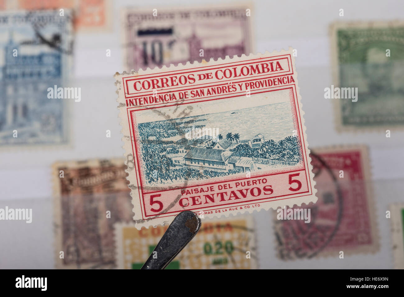 Colombia postage stamp hi-res stock photography and images - Alamy