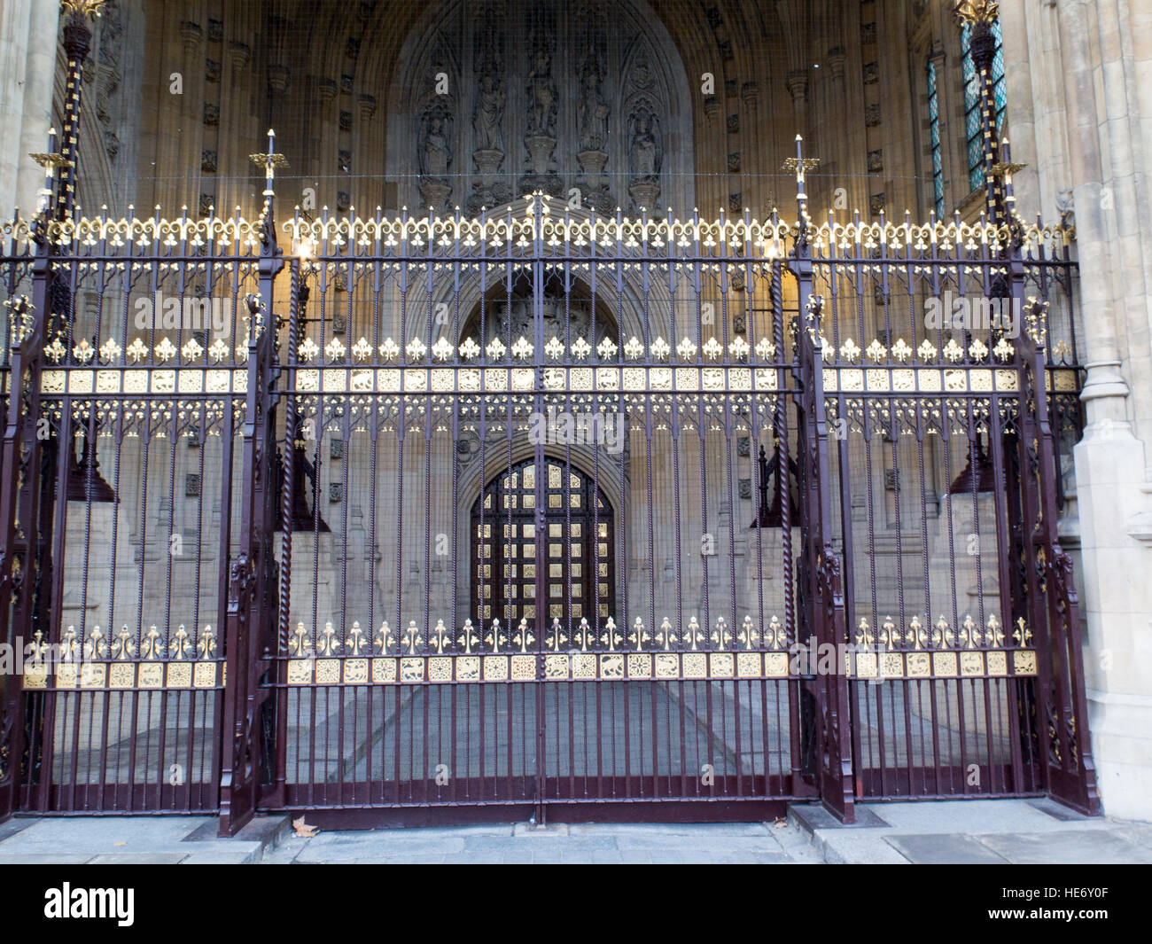 Portcullis house and westminster abbey in westminster hi-res stock ...