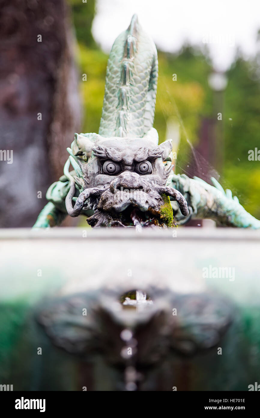Dragon fountain dragon head hi-res stock photography and images - Alamy