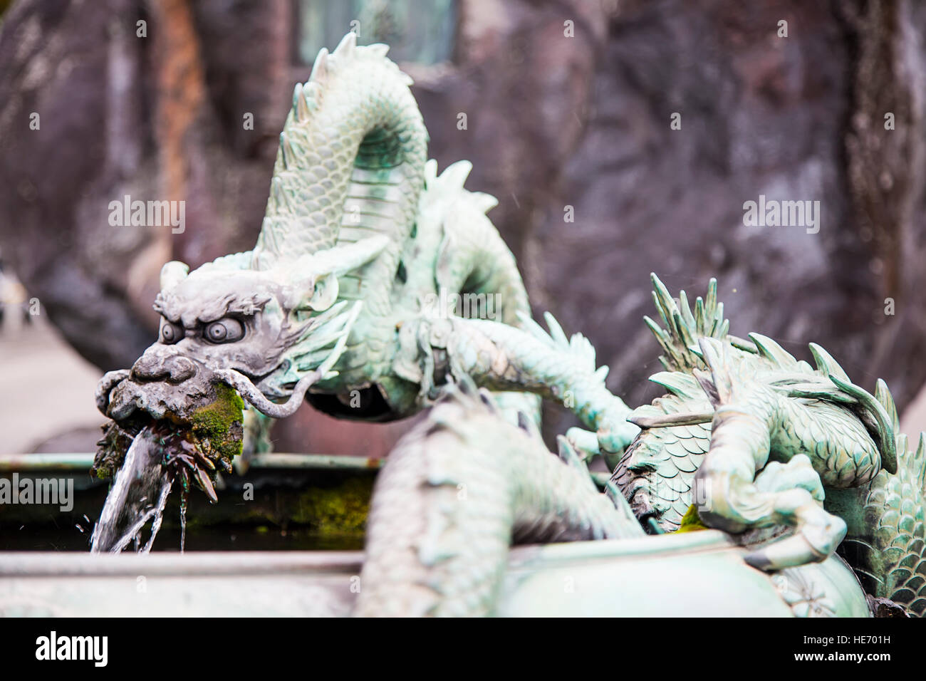 Dragon Head Water Fountain Statue High Resolution Stock Photography and ...