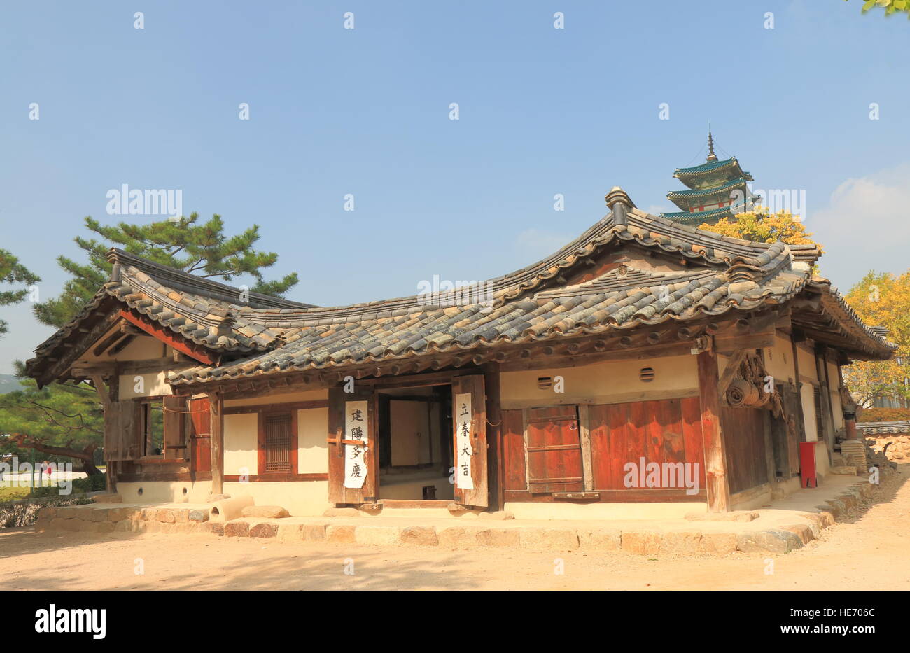 Old korean house hi-res stock photography and images - Alamy