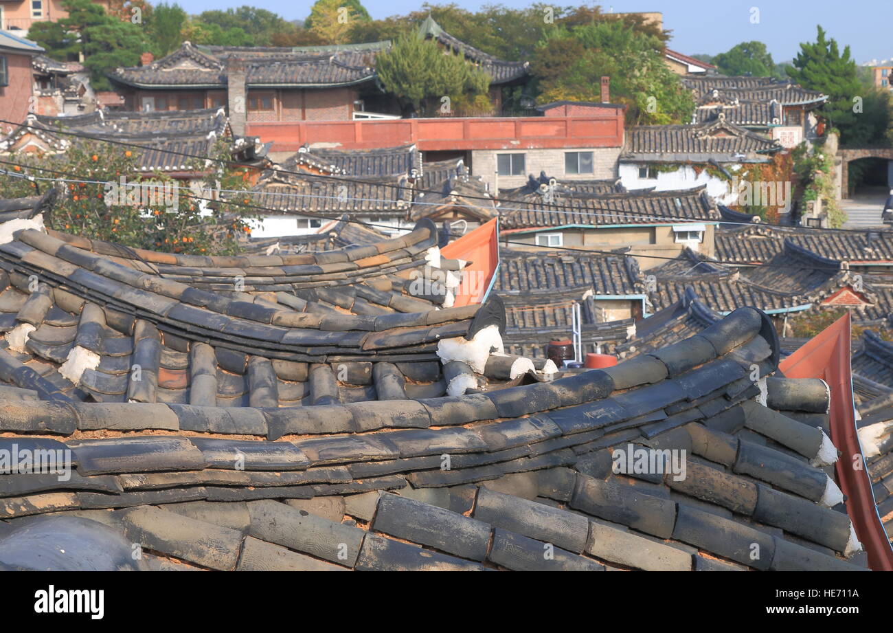 Korean traditional house roof in Seoul South Korea Stock Photo - Alamy