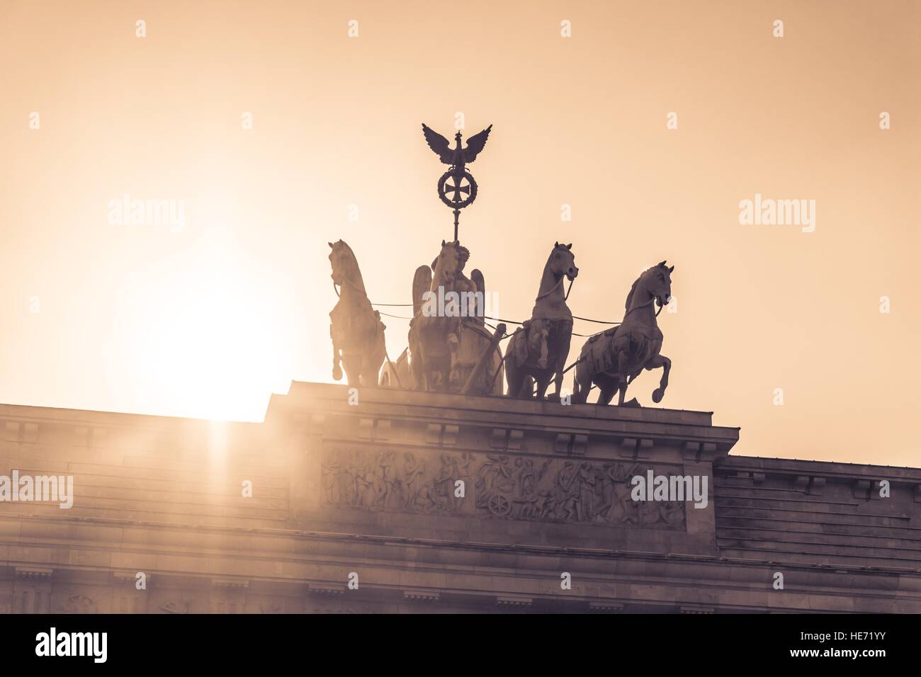Brandenburg gate behind wall hi-res stock photography and images - Alamy