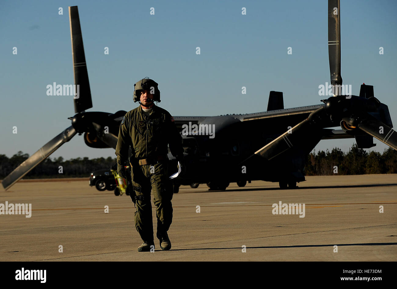 CV-22 Osprey Flight Engineers SSgt. Eric Wiggins from the 8th Special ...