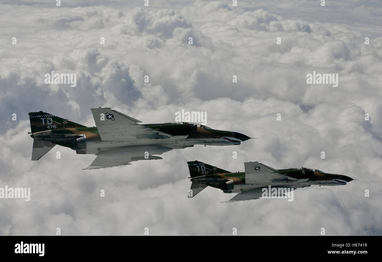 Commander of Air Combat Command Gen Ronald Keys and Lt Col J.D. Lee ...