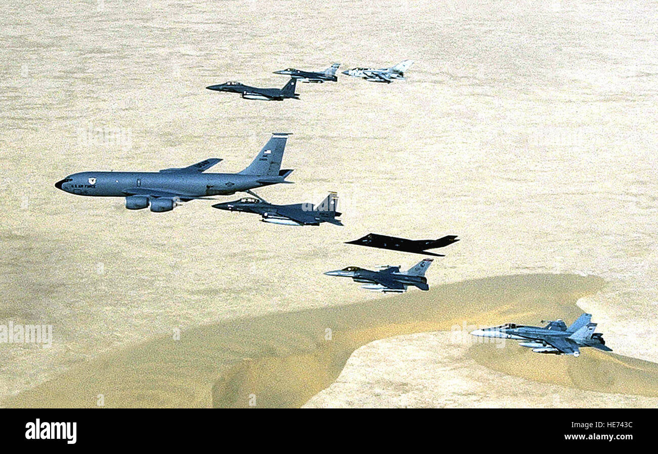 Operation iraqi freedom aircraft hi-res stock photography and images ...