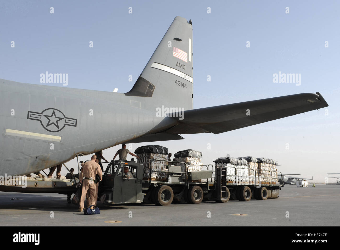 60k Tunner Aircraft Loader High Resolution Stock Photography and Images ...