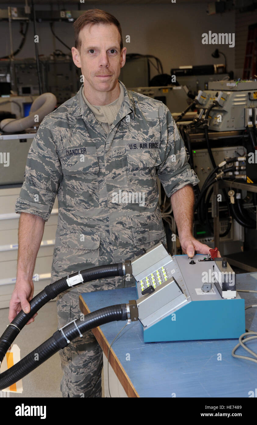 Oregon Air National Guard Master Sgt. Michael Chandler, 142nd Fighter ...