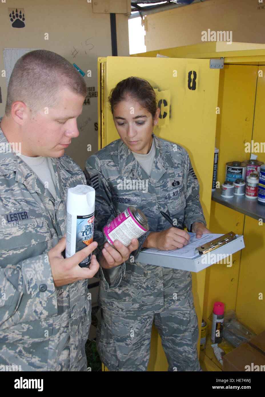 Air force senior airman anthony lester hi-res stock photography and ...
