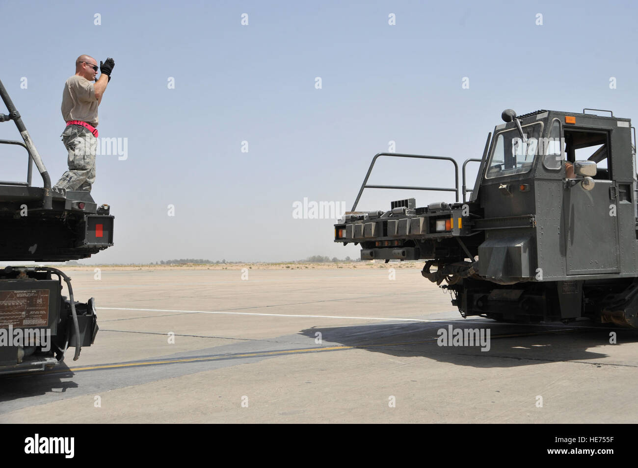Tunner 60k aircraft cargo loader hi-res stock photography and images ...