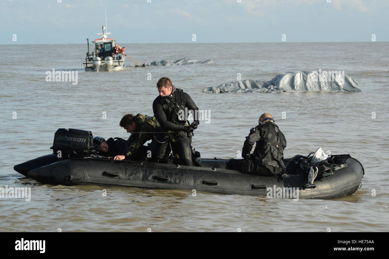 Air Commandos from the 321st Special Tactics Squadron, RAF Mildenhall ...