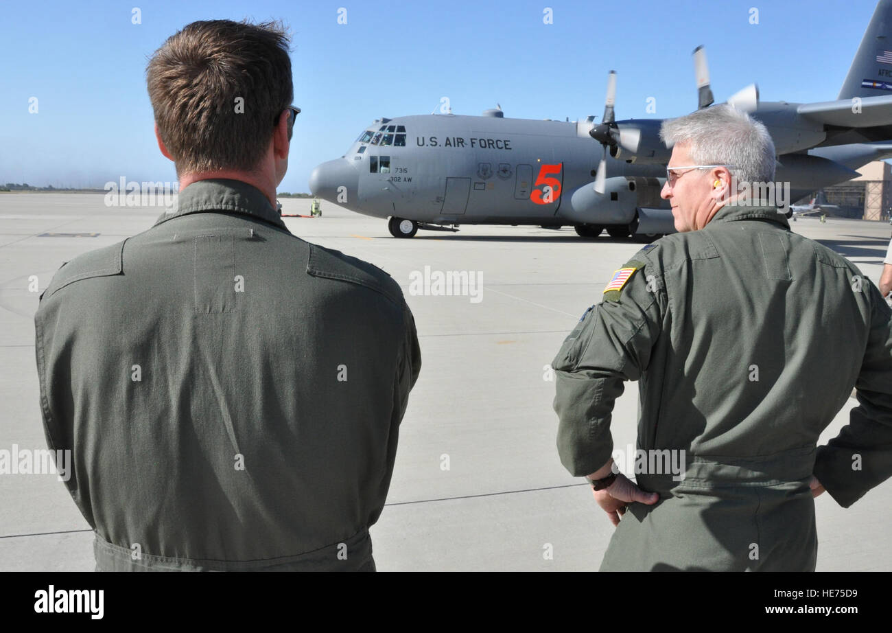 302nd aw hi-res stock photography and images - Alamy