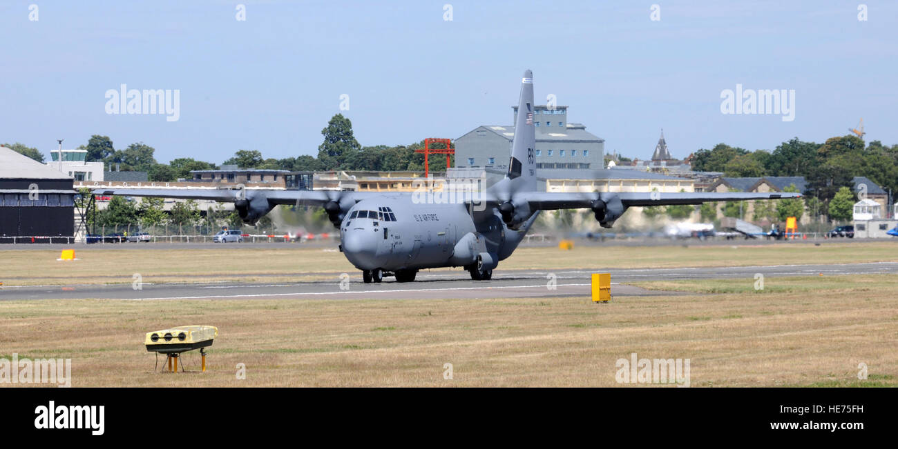 A C-130J Super Hercules approaches onlookers on Farnborough Aerodrome ...
