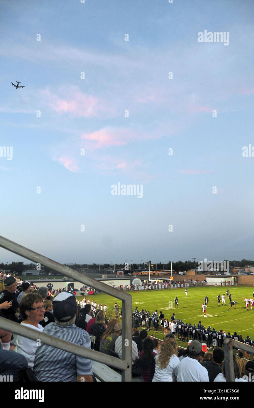 A KC-135 Stratotanker from Altus AFB, Okla., flies overhead on a ...