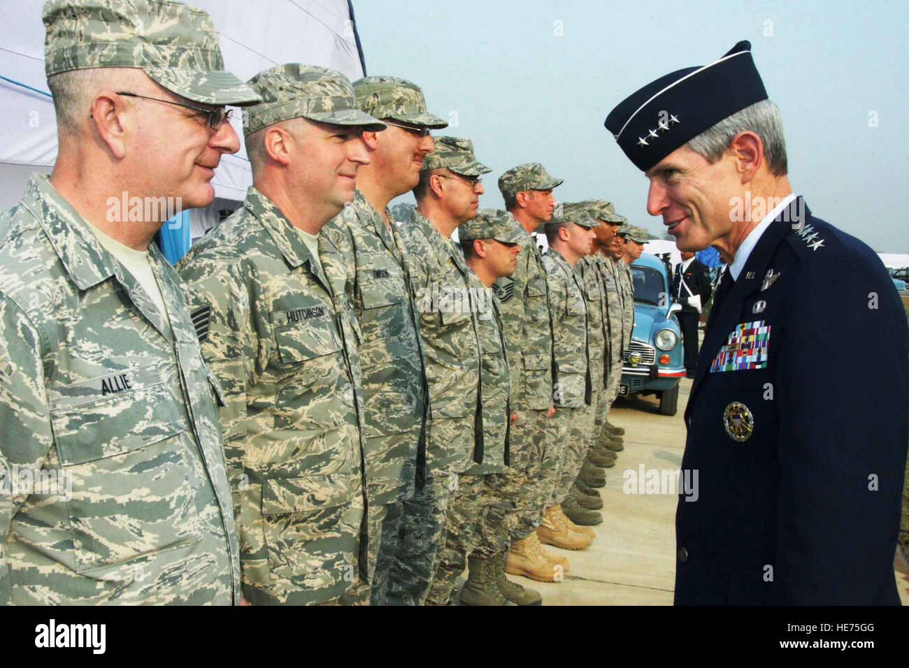 Air Force Chief of Staff Gen. Norton Schwartz meets with Airmen during ...