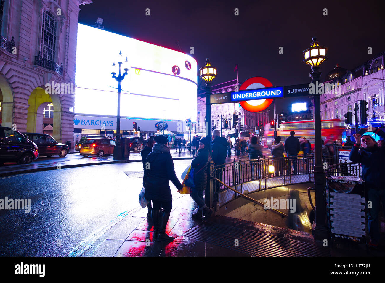 Piccadilly Circus London at night Stock Photo - Alamy
