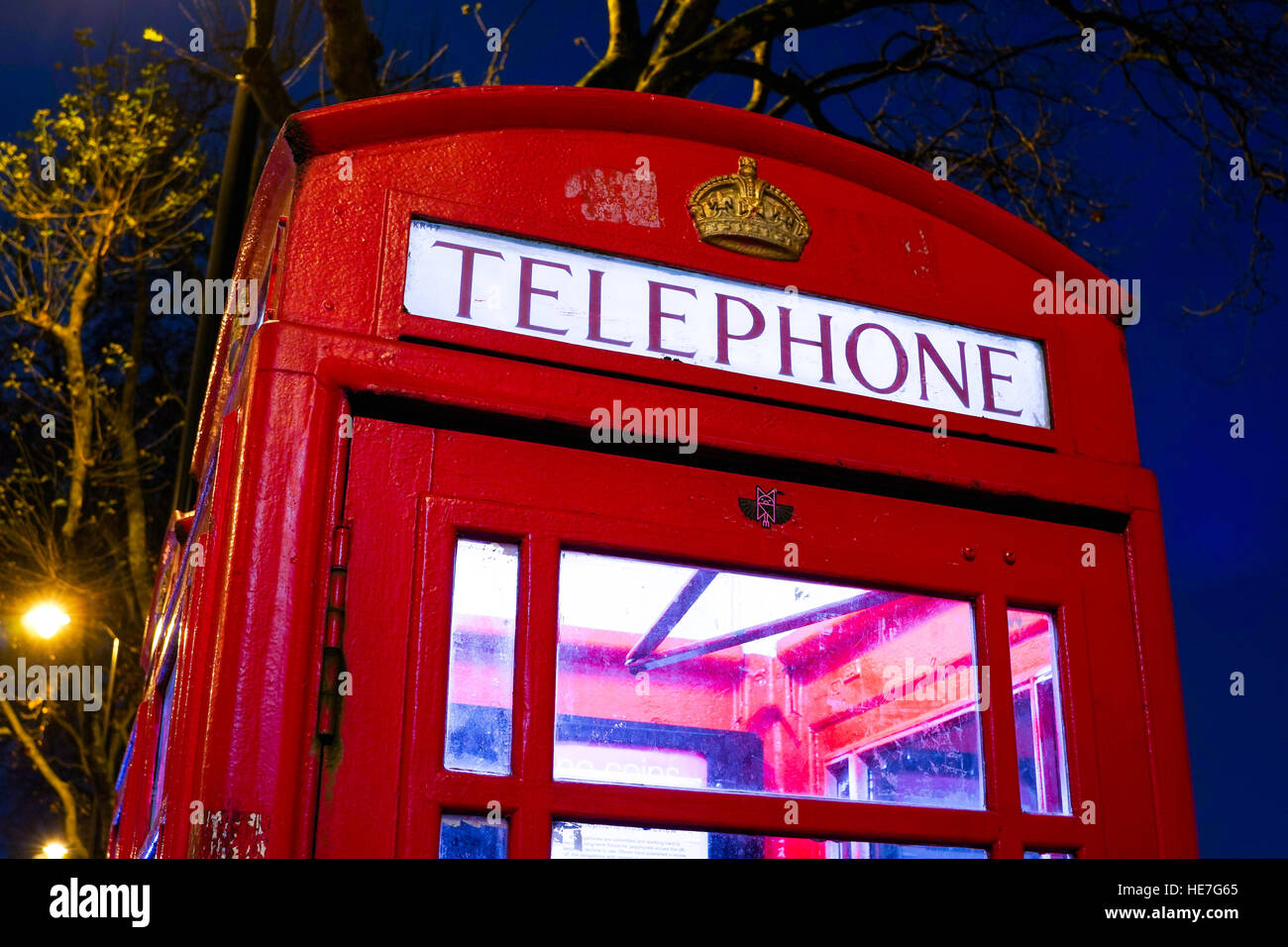 Typical London Phone booth - Telephone Stock Photo - Alamy