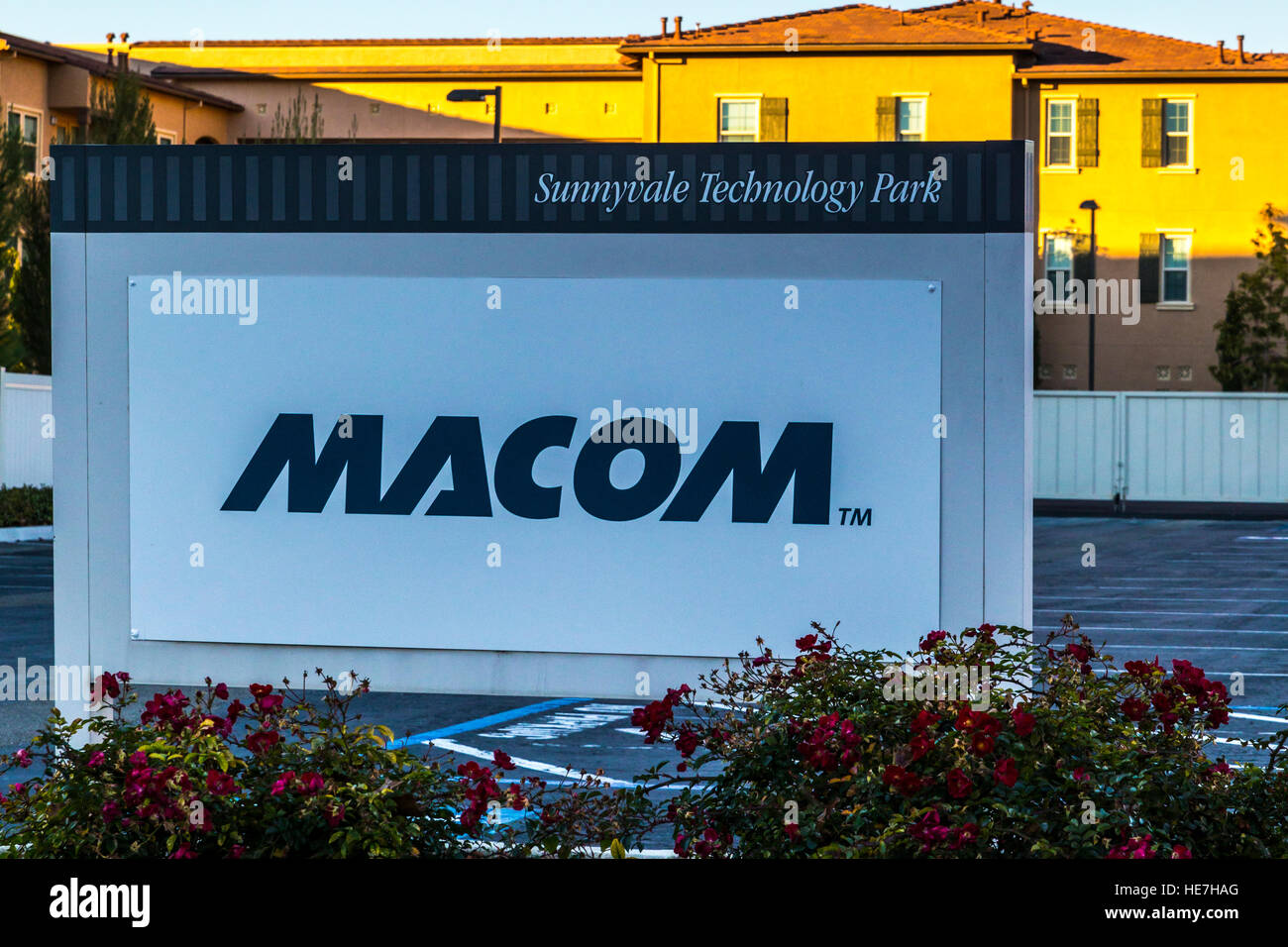 Semiconductor solutions hi-res stock photography and images - Alamy