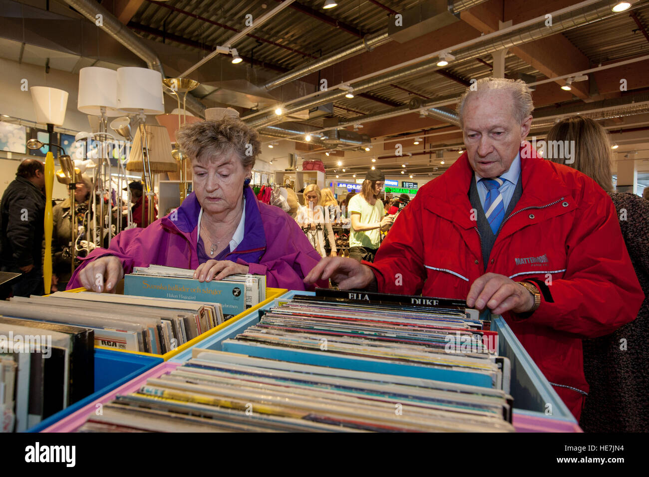 Second-hand shop with customers Stock Photo - Alamy