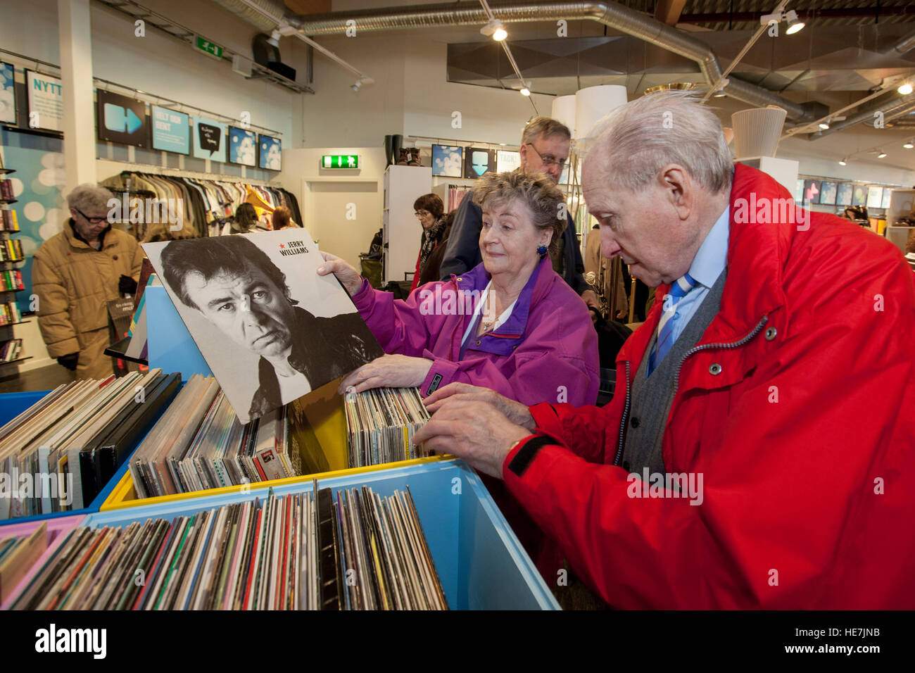 Second-hand shop with customers Stock Photo - Alamy