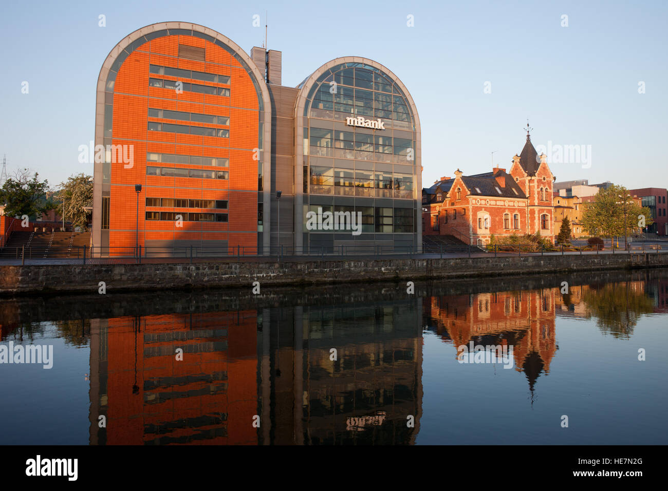 Oval shaped buildings hi-res stock photography and images - Alamy