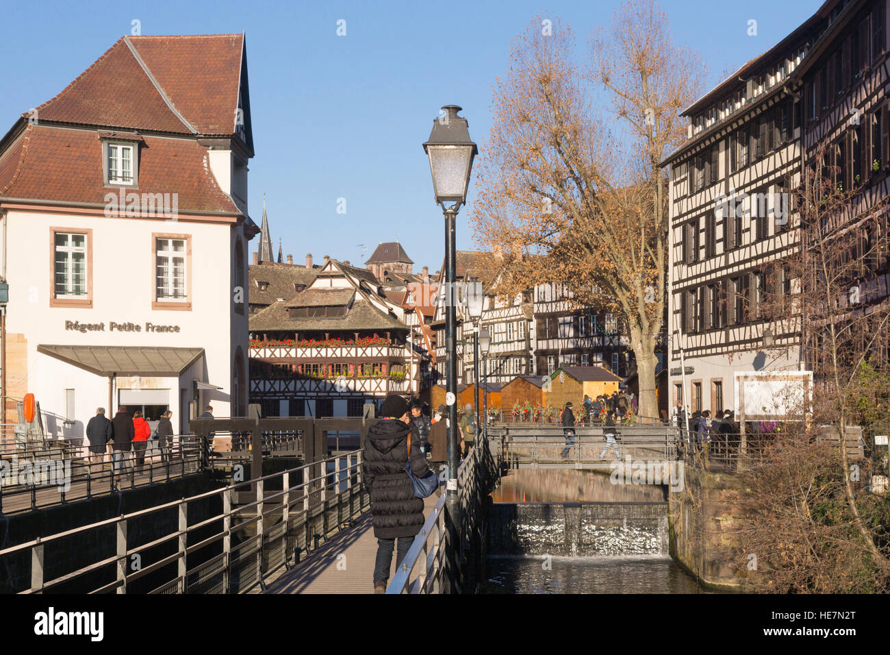 Locks and weirs hi-res stock photography and images - Alamy