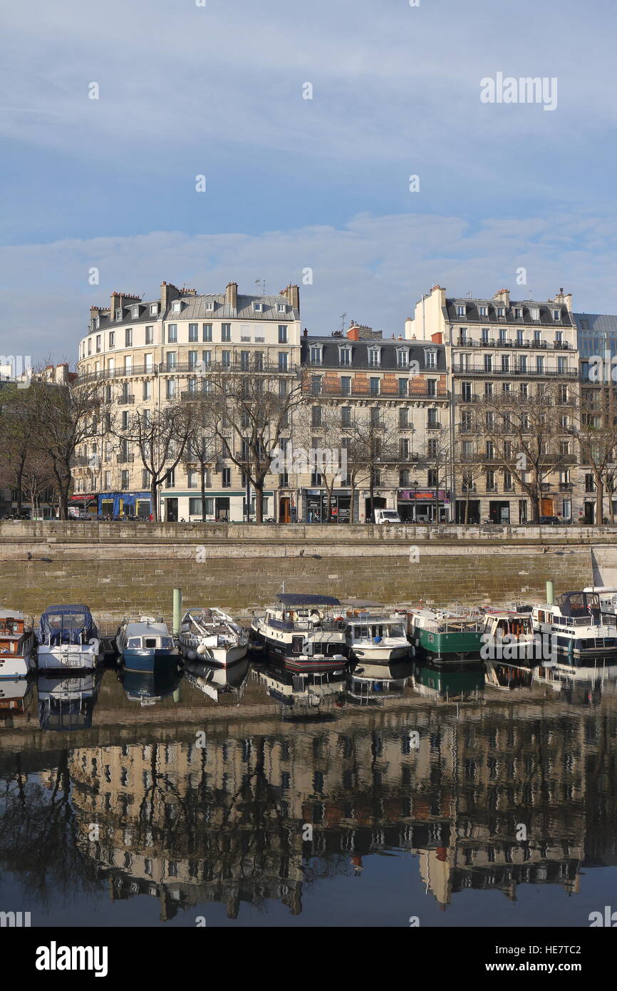 Harbor of paris hi-res stock photography and images - Alamy
