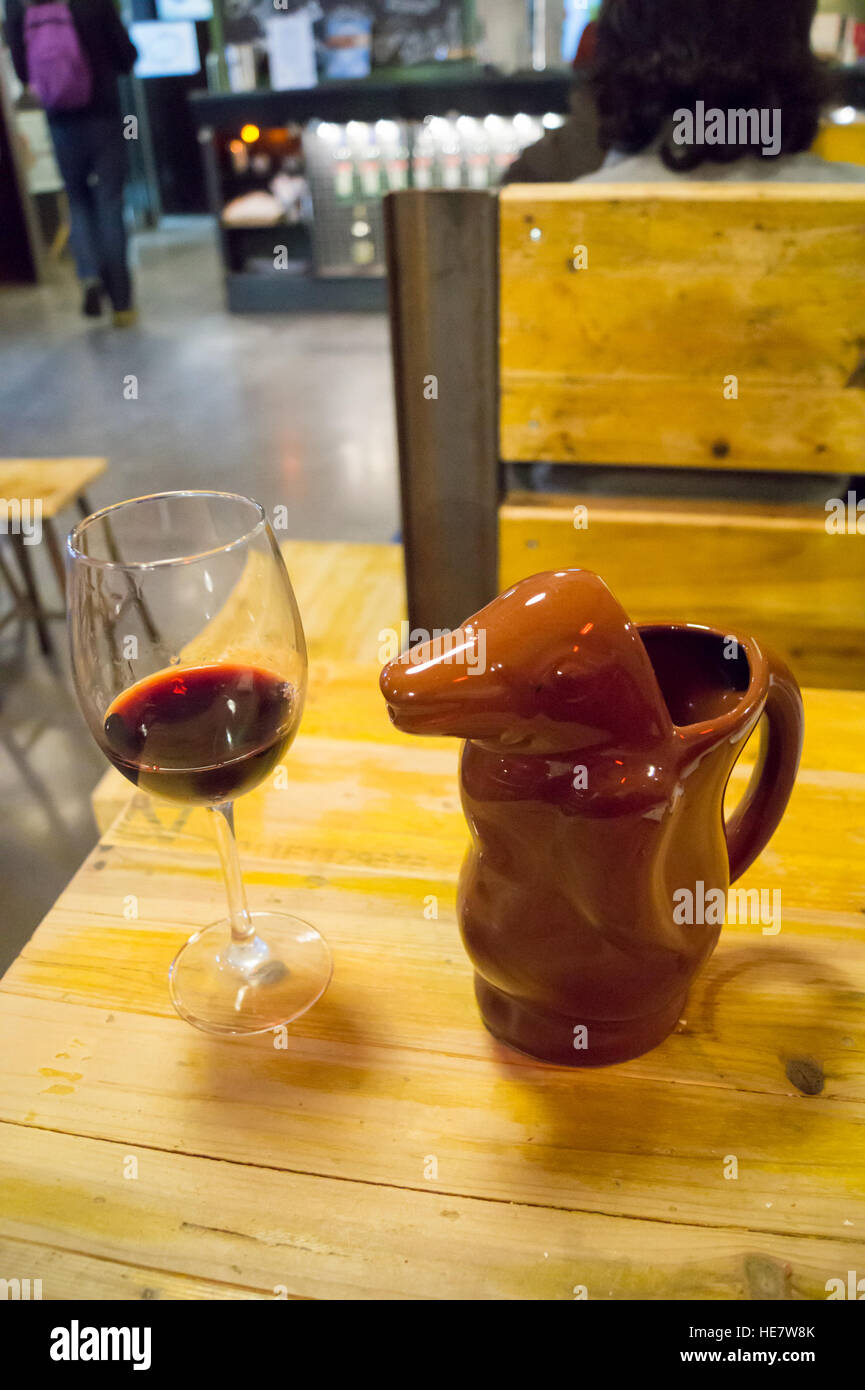 Cafe pinguino hi-res stock photography and images - Alamy