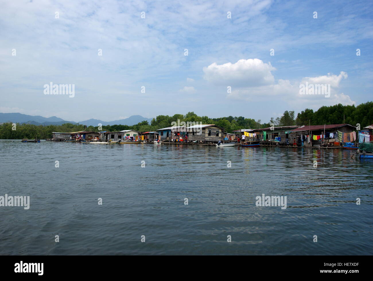 Sabah water village hi-res stock photography and images - Alamy