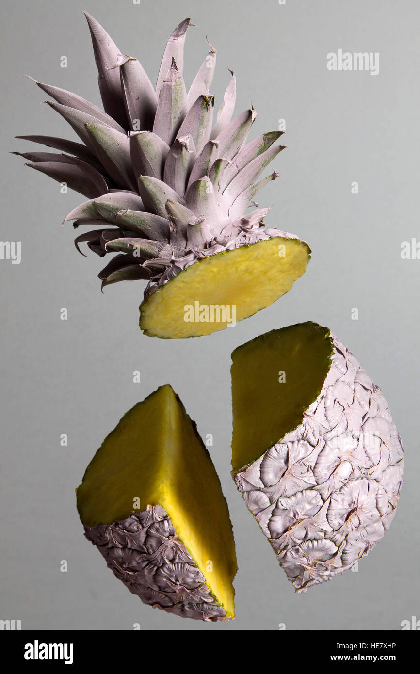 Pink flesh pineapple hi-res stock photography and images - Alamy