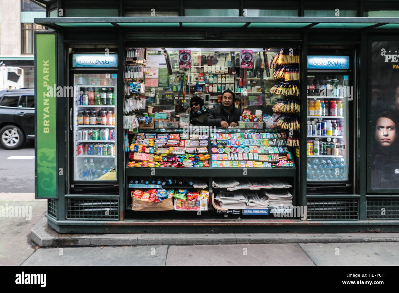 Magazine stand hi-res stock photography and images - Alamy