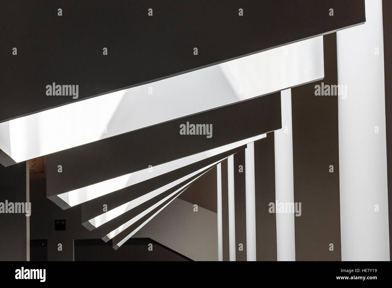 Architectural angles hi-res stock photography and images - Alamy