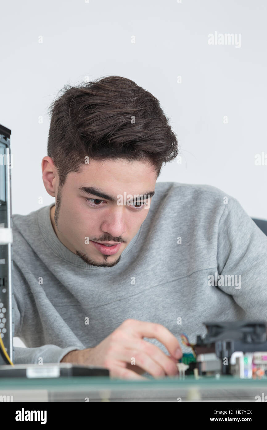 Technician repairing computer hi-res stock photography and images - Alamy