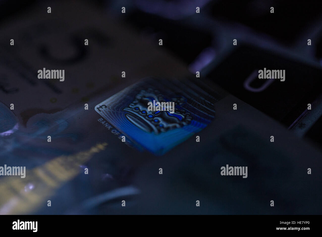 Hologram bank note uk hi-res stock photography and images - Alamy