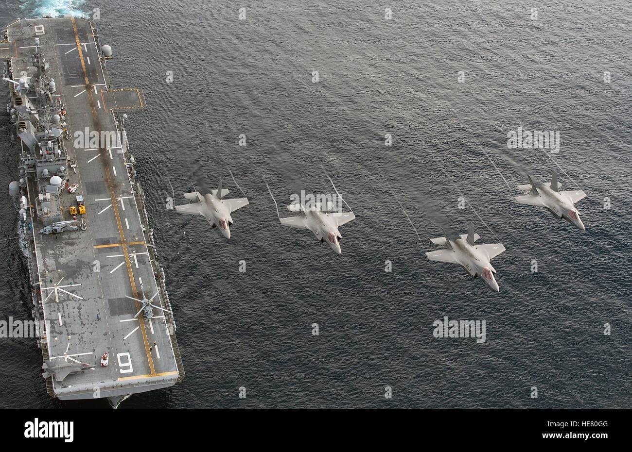 Flyover boat hi-res stock photography and images - Alamy