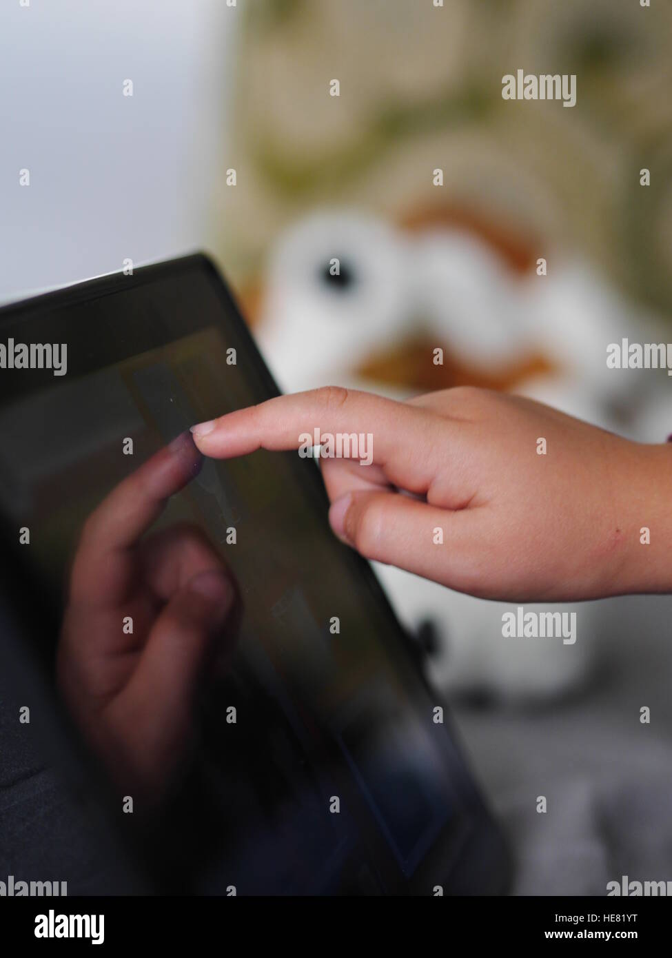 child using tablet computer Stock Photo - Alamy