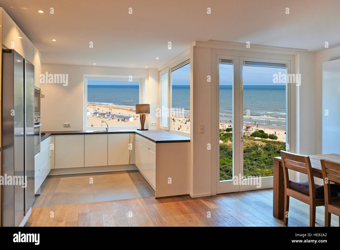 Kitchen windows beach hi-res stock photography and images - Alamy