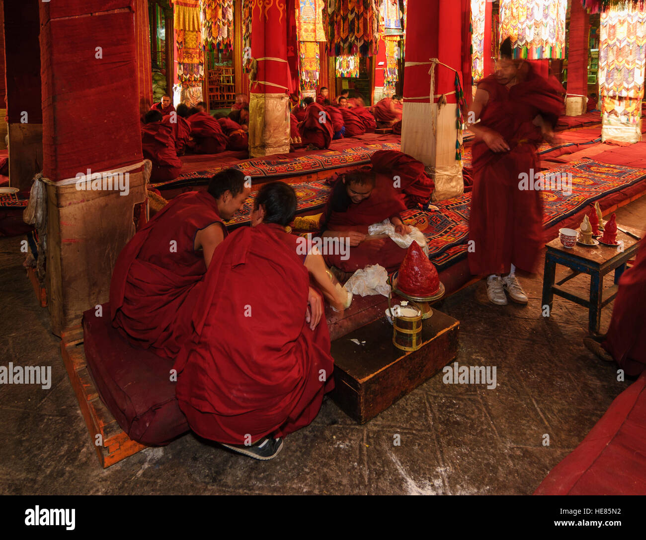 Asia food hall hi-res stock photography and images - Alamy