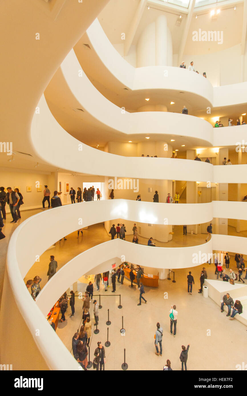 The Spiral Rotunda inside the Guggenheim Museum, Fifth Avenue ...